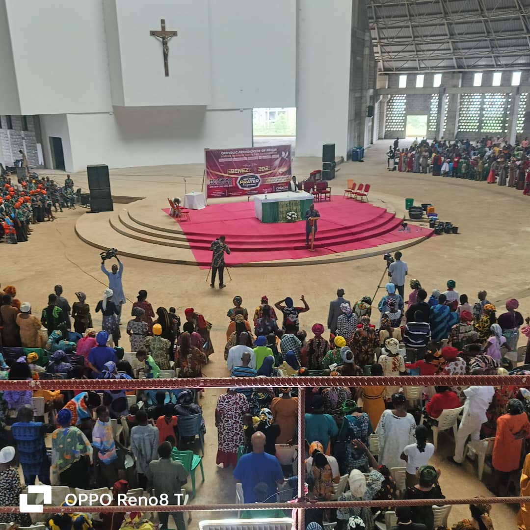 Catholic Priest Urges Nigerians to Embrace Holiness, Integrity - Voice ...